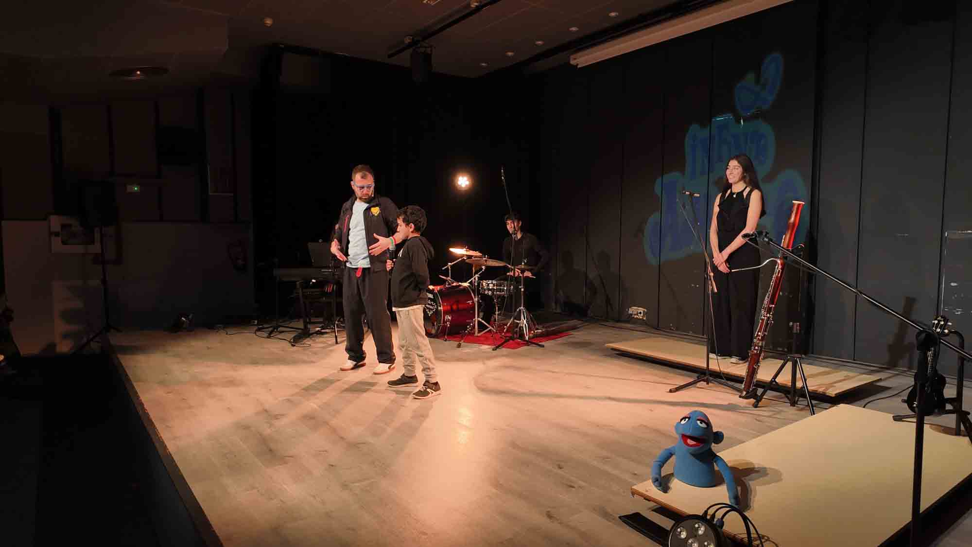 Martín busca cumplir su sueño en la obra de teatro 'Infinito Amarillo ...